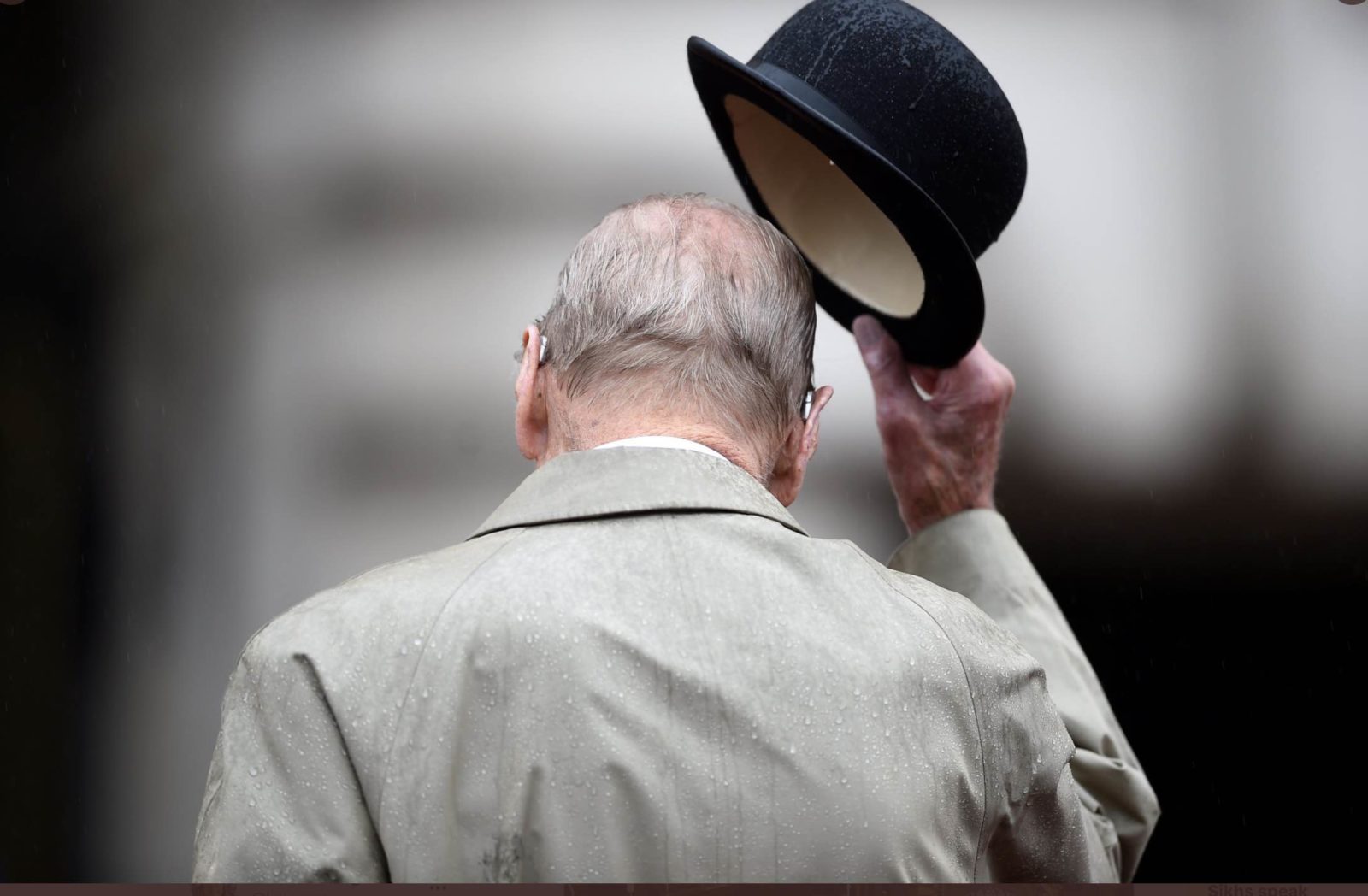 Família real divulga foto do discurso de Natal da rainha Elizabeth